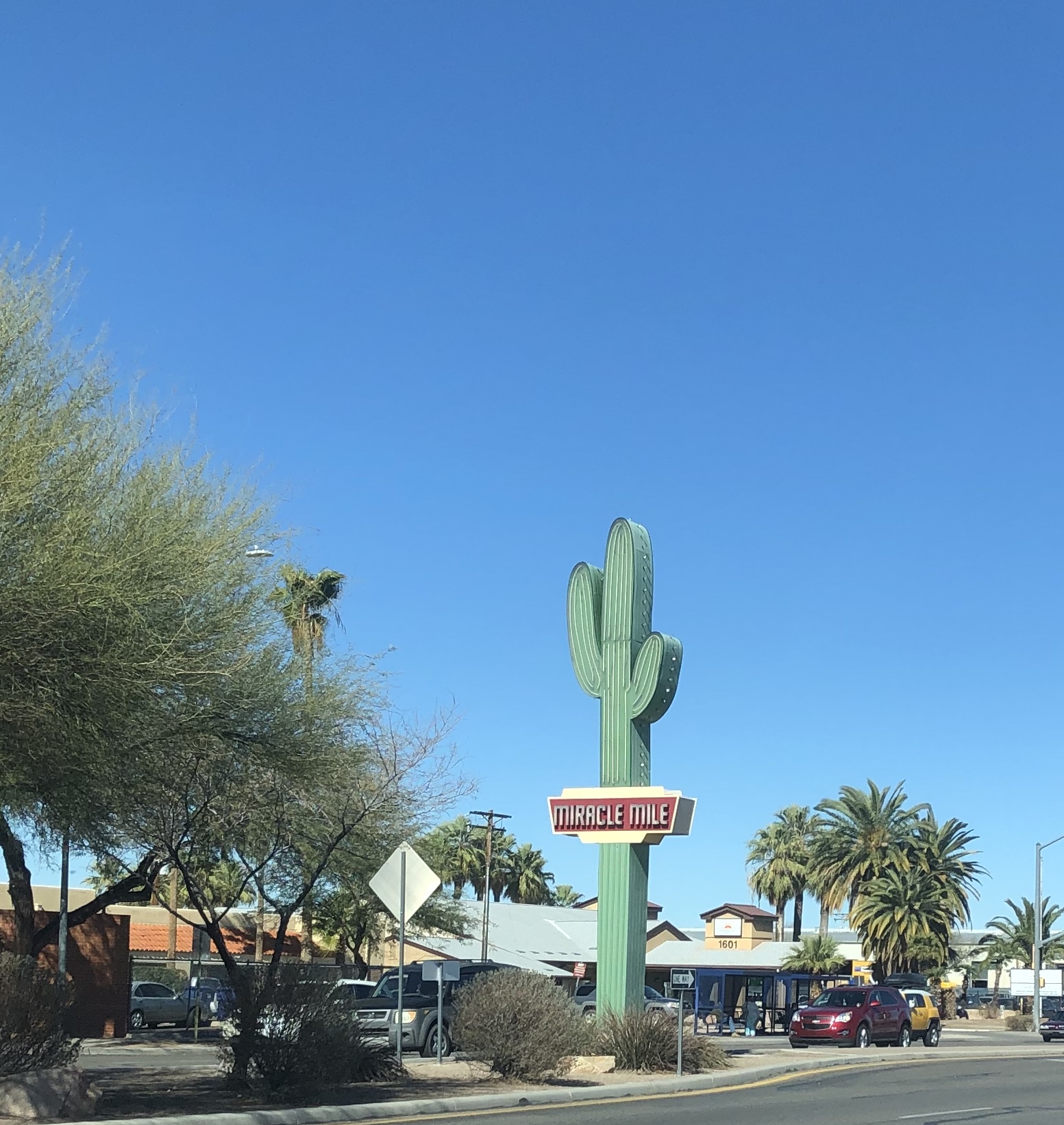 Tucson’s Miracle Mile – Sven Loves Danger Girl